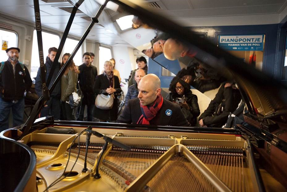 Muziek op de NDSM-pont - Over GVB