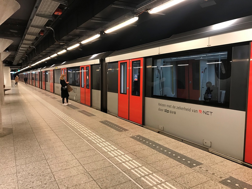 Nieuwe metrobeveiliging: opleiden, leren en aanpassen - Over GVB