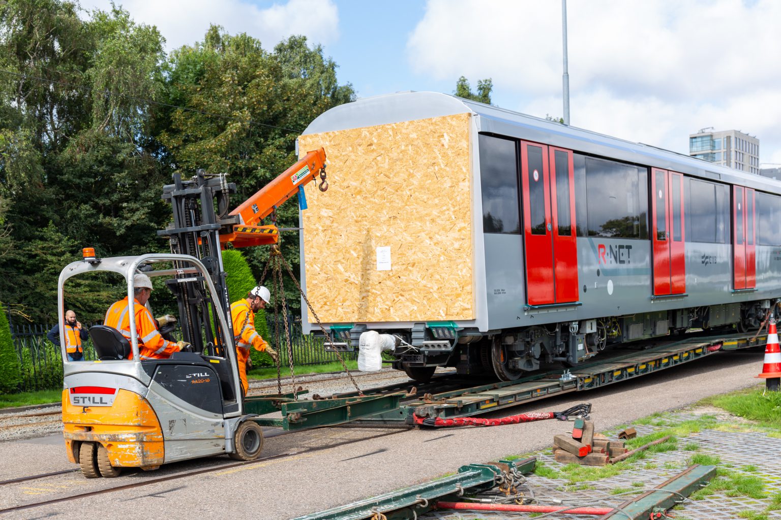 Eerste nieuwe M7 metro aangekomen in Diemen - Over GVB
