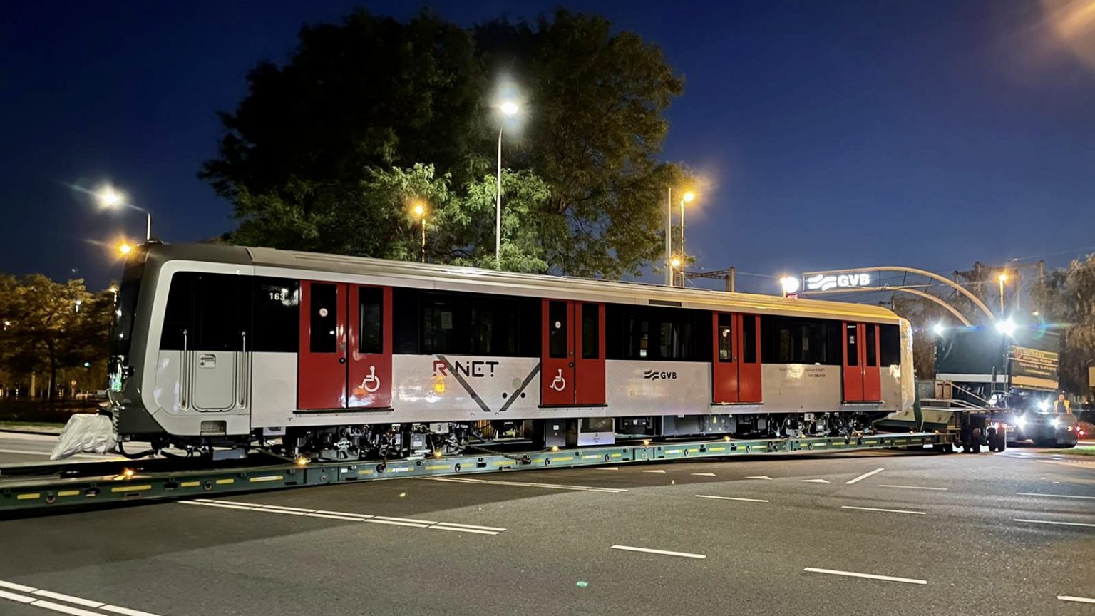 Eerste nieuwe M7 metro aangekomen in Diemen - Over GVB